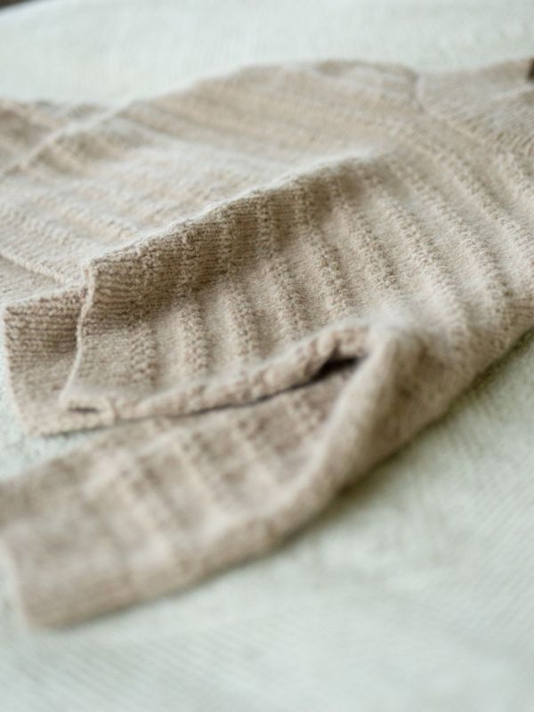 Knitting pattern for the Ruke Iris sweater