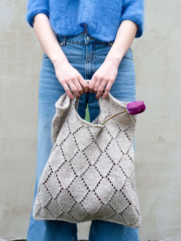 Diamond Market Bag Knitting Pattern with Diamond Lace Stitch
